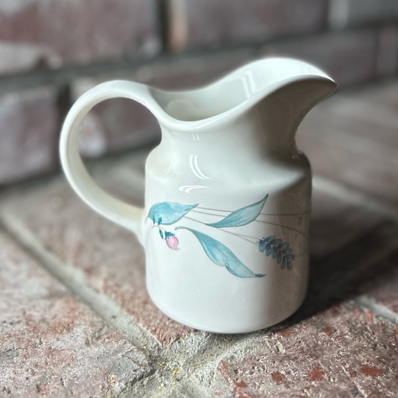 Pfaltzgraff | Kitchen | Pfaltzgraff Stoneware April Pattern Creamer Syrup Pitcher Made In Usa ...